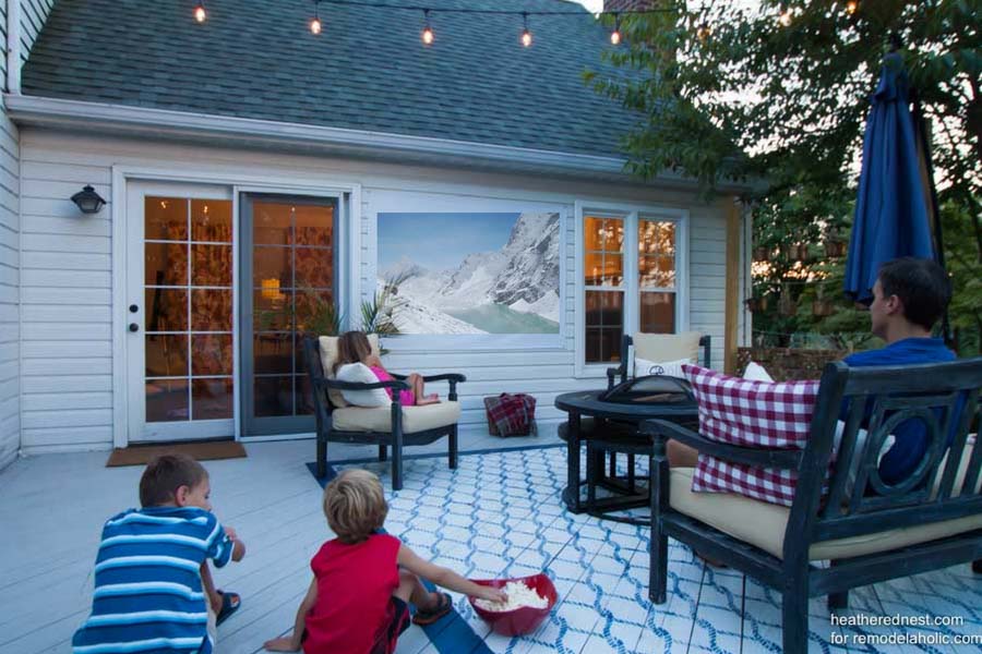 Easy DIY Outdoor Movie Screen for Backyard Nights